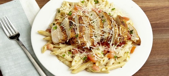 Pasta met hoender in romerige of in tamatiesous - resepte van ...